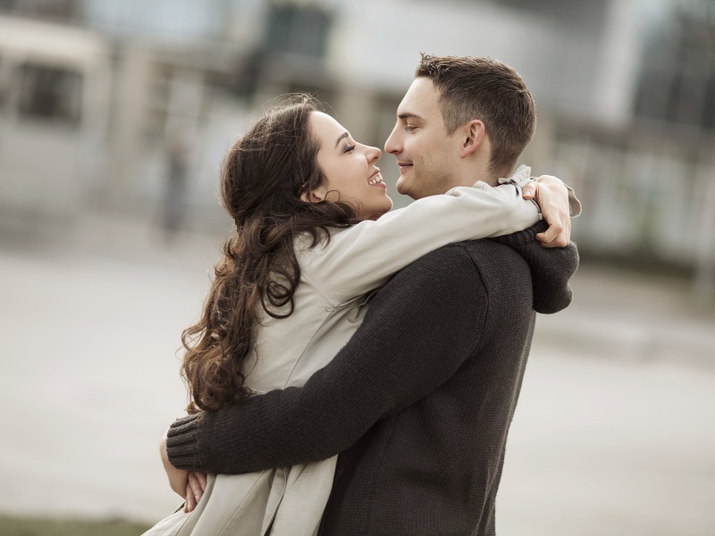 Hug Day: Not just hug its therapy that can heal you inside- out ...